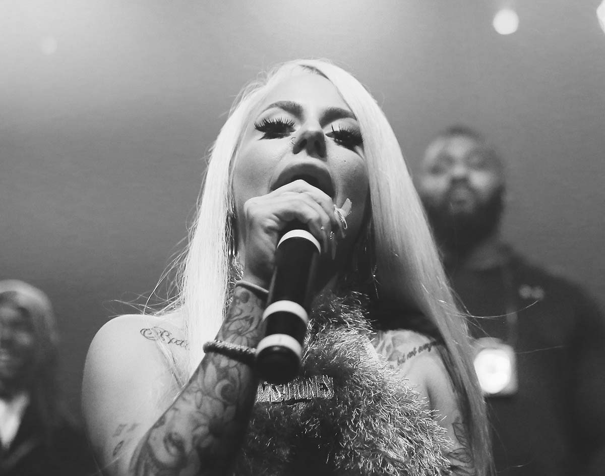 Get Off Tay Money's Stage & Stay The Hell Out Of Her Way. | Central Track