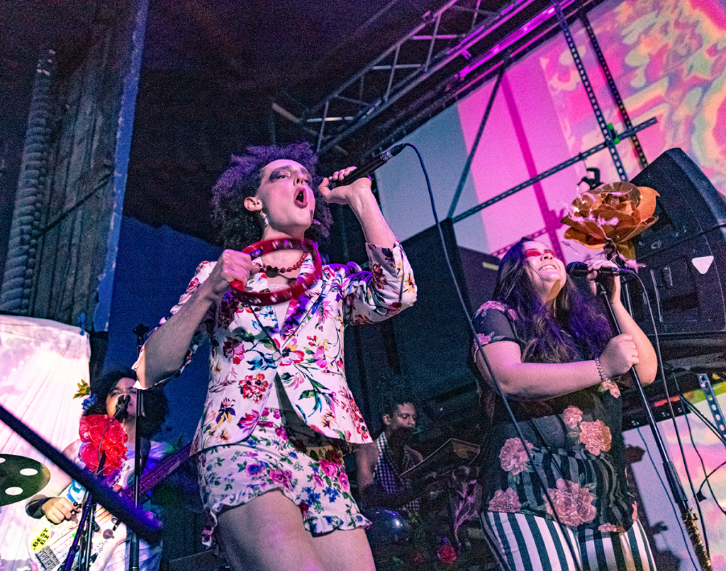 [Review] Starfruit's Debut Album Release Was Truly Stellar. | Central Track